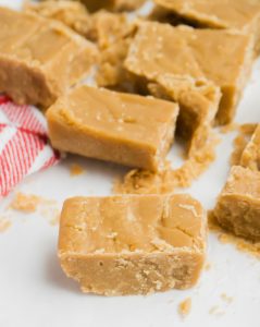 Brown Sugar Penuche Fudge Recipe (Penuche) - The Delicious Spoon