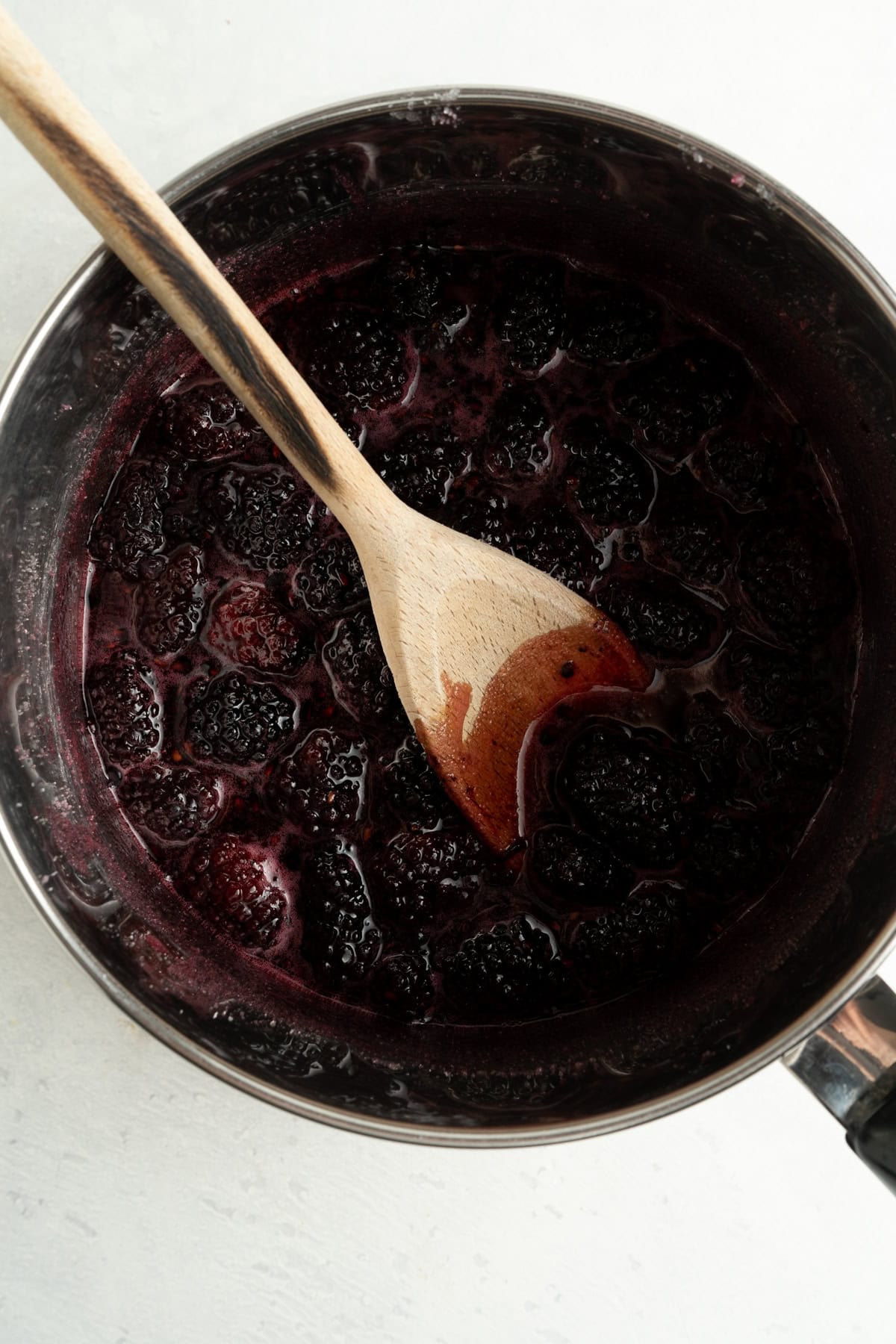 Easy Blackberry Jam Recipe Without Pectin - The Delicious Spoon